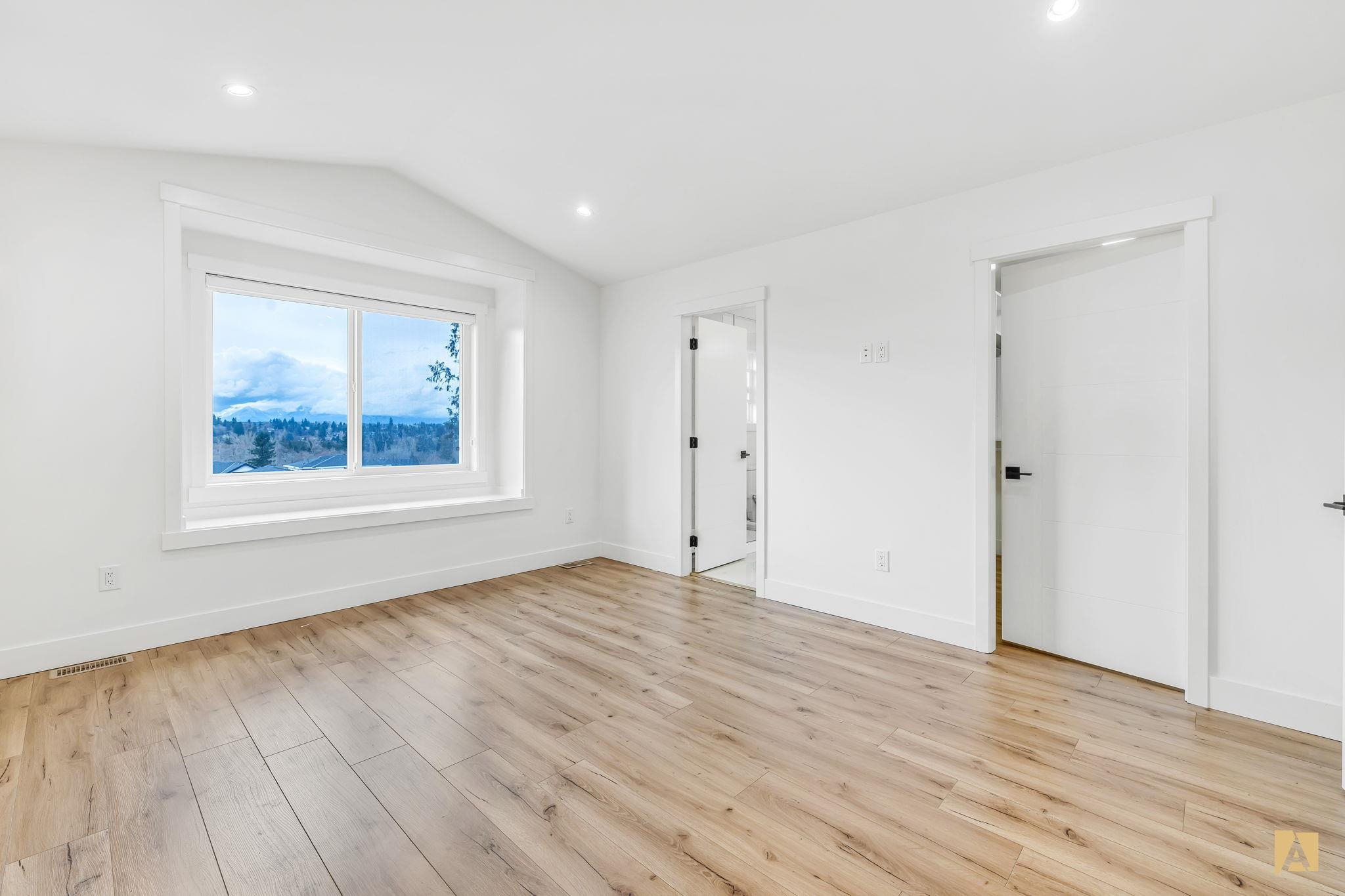 For Sale $1,649,000 - 13969 60 AVENUE, Surrey, BC | Zealty