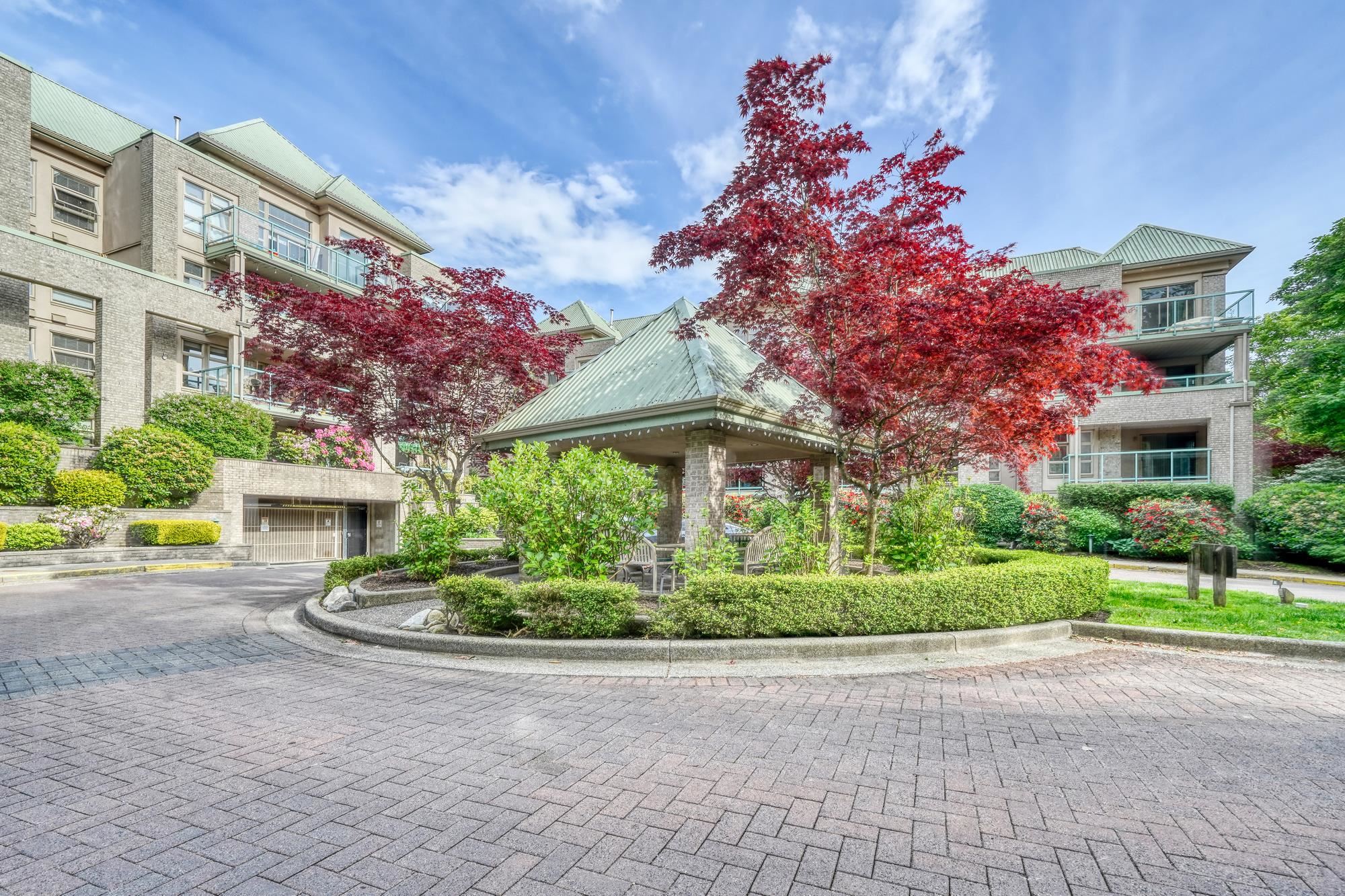 Strata LMS2188 HERITAGE GRAND 301 MAUDE ROAD Port Moody BC | Zealty